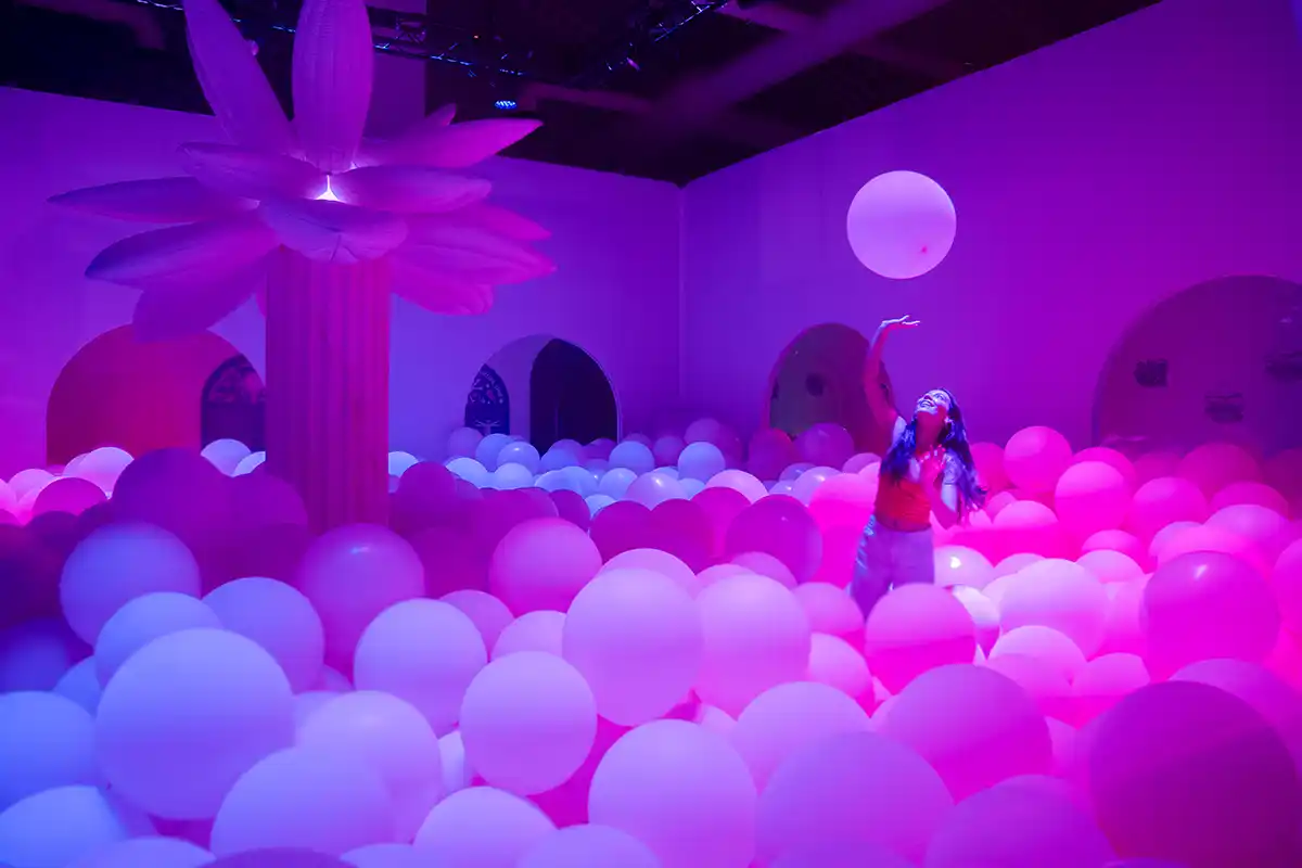 Bubble Planet: An Immersive Experience
